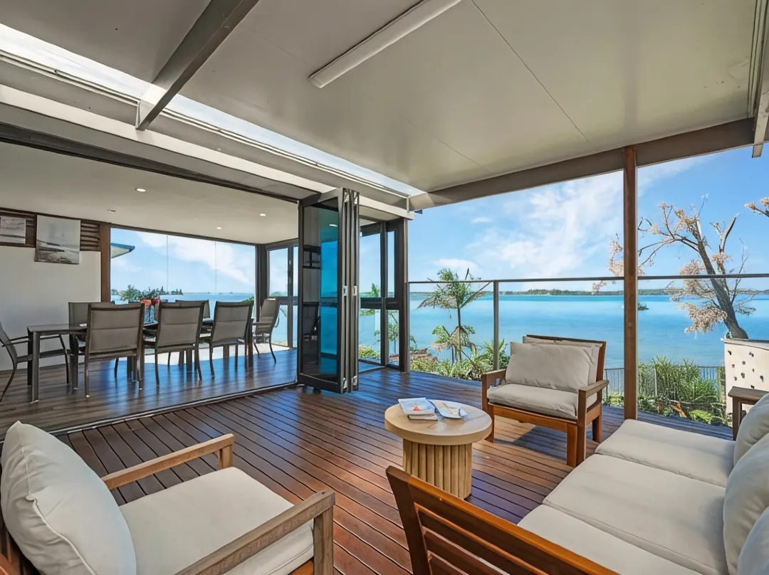 Spacious 4br Riverfront Getaway In Taren Point - Sydney