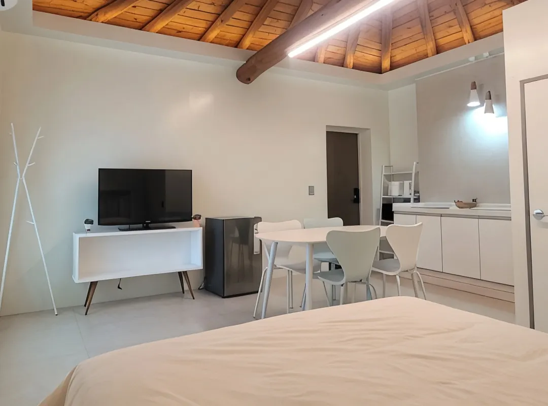 Daebudo Log House With View Pension - Ansan-si