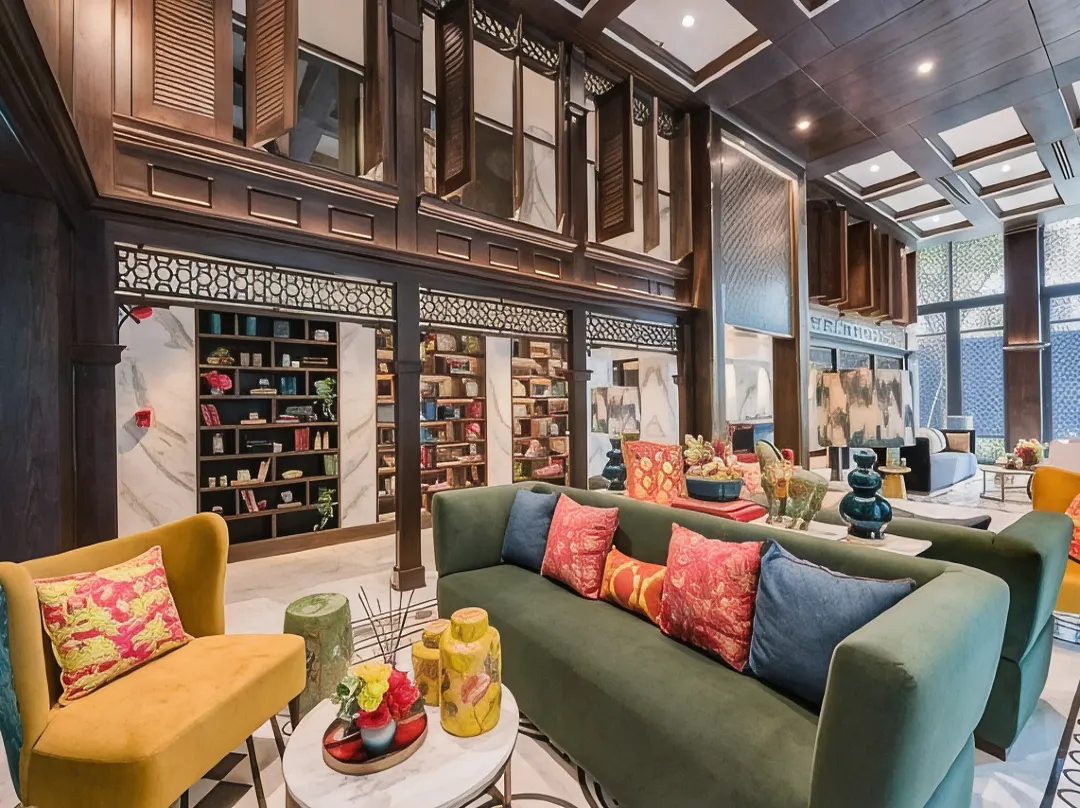 Luxury & Pool View Room Near Central Shopping Mall - Phuket