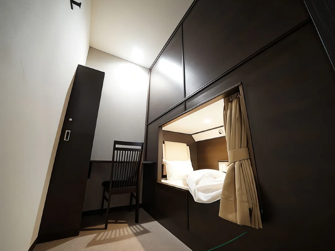 Wellcabin Tenjin - Male Only - Tenjin