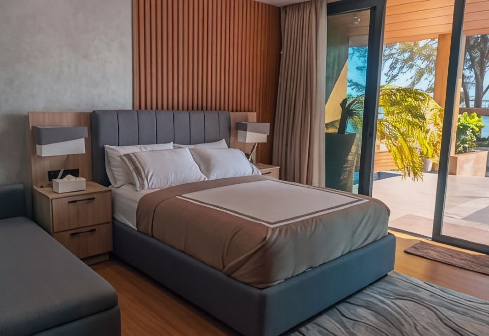 Emon Pulo Beach Resort,San Antonio - Updated Prices & Hotel Reviews ...