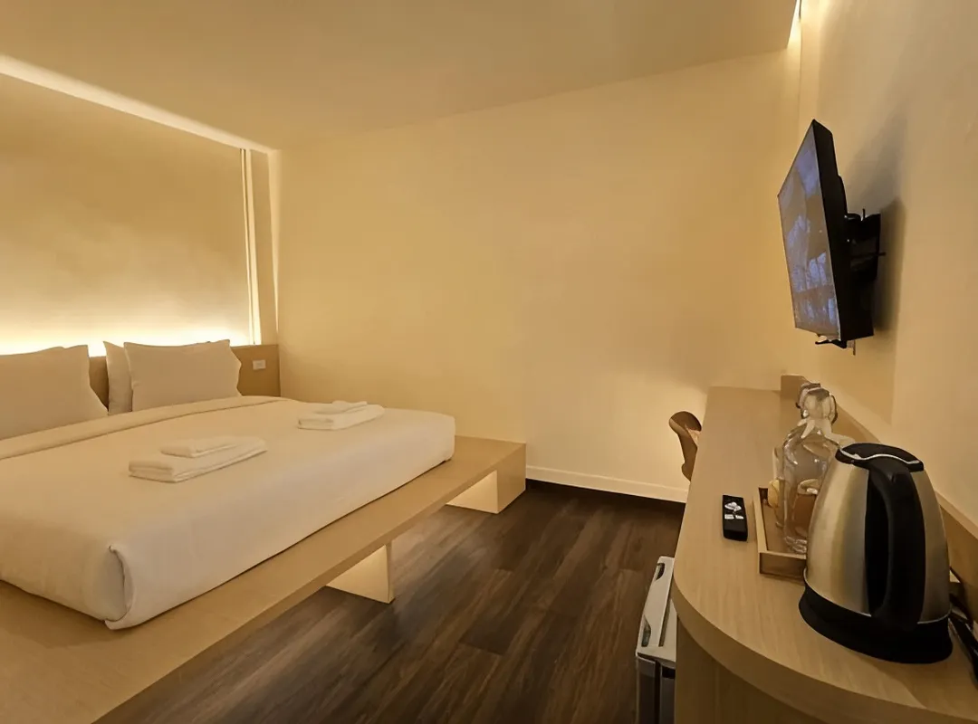 Norns Silom Cafe & Stay - Bang Rak