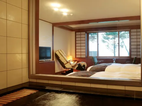 Lakeside Villa Suimeikaku - 지토세시