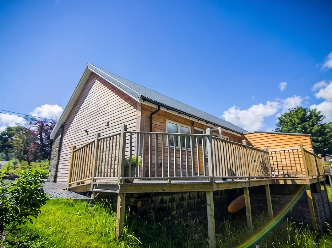 Cosy Riverside Escape With Hot Tub | Garth Cottage - Killin