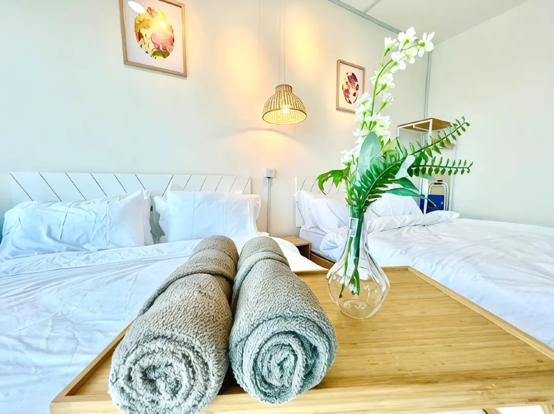 J Cozy 1-5pax Trefoil Setia Alam 100mps Wifi & Tv - Setia Alam