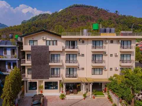 Hotel Pokhara Village & Spa - Pokhara
