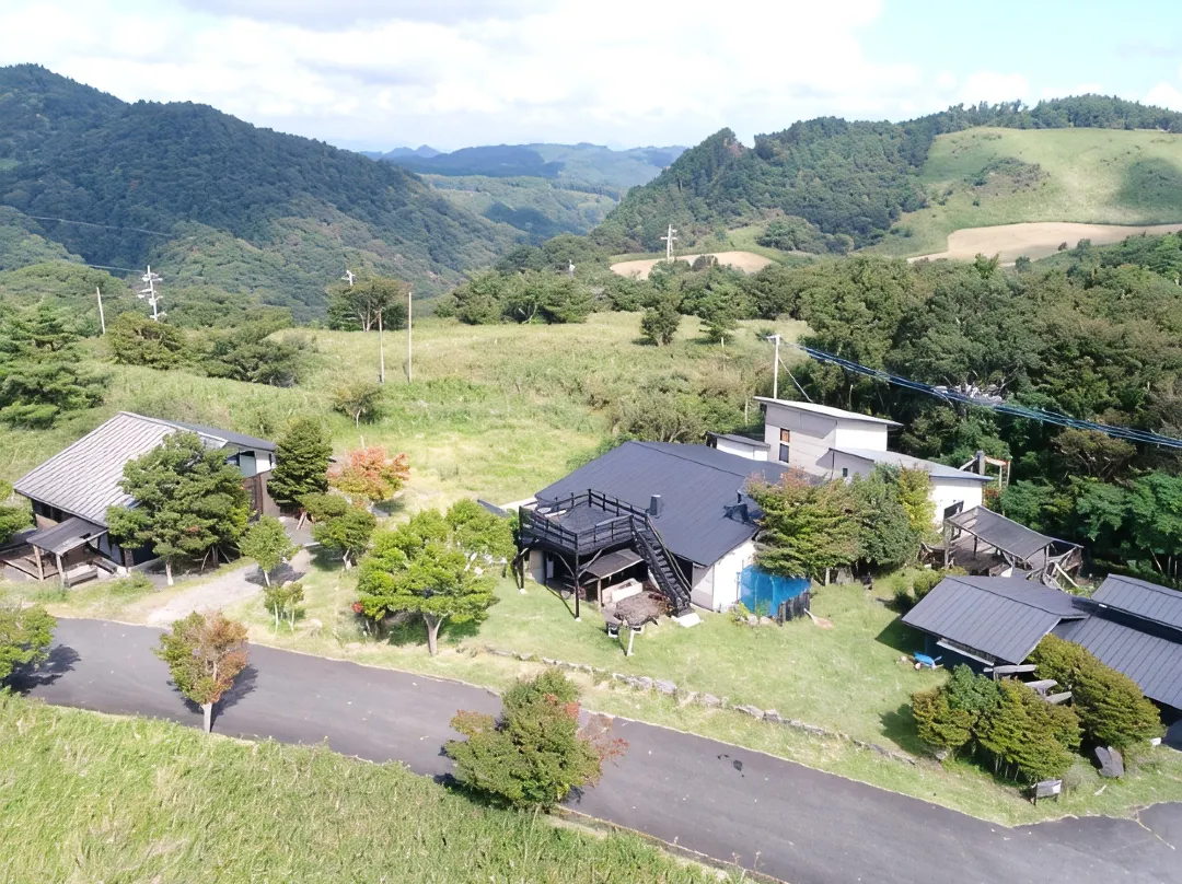 Kogen No Bessou Irohanihohetou - 湯布院町
