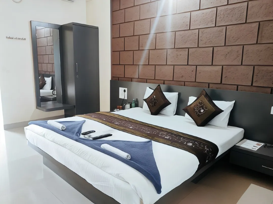 Ocean Breeze Beach Resort - Murud