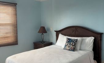 Northwest Point Resort 2 bdrm queen beds pool hot tub private beach ...