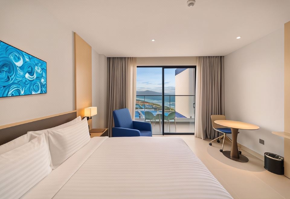 The Western Seaview Cam Ranh Condotel, คัมรานห์ - รีวิว ราคา จองที่พัก ...