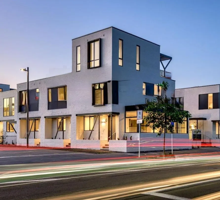 Chic And Contemporary Living At Cambridge Terrace - Christchurch