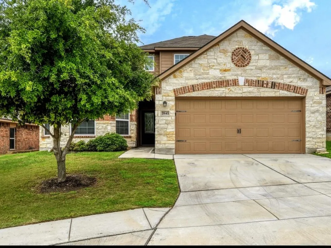 Spacious Backyard And Community Amenities - Cozy Luxury Retreat - Helotes, TX