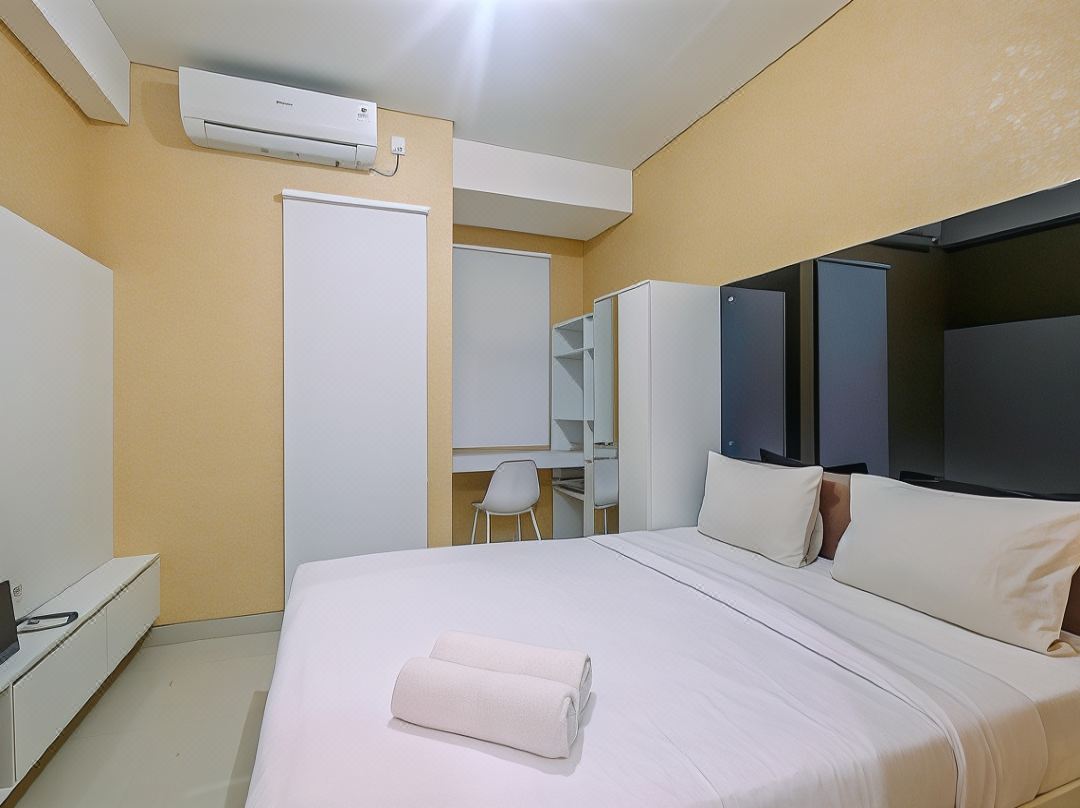 Homey And Comfort Living Studio Apartment Transpark Cibubur - Cibubur