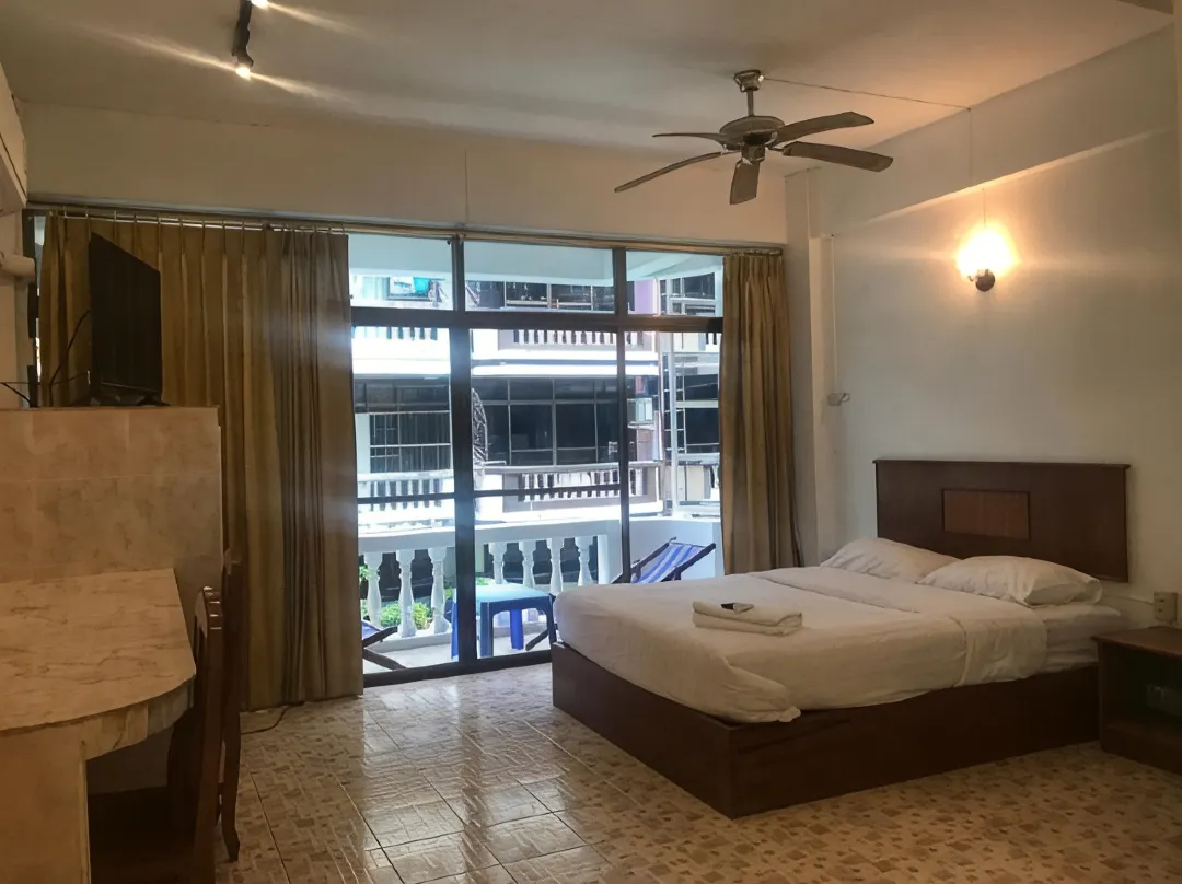 Jellyfish Hostel - Pattaya