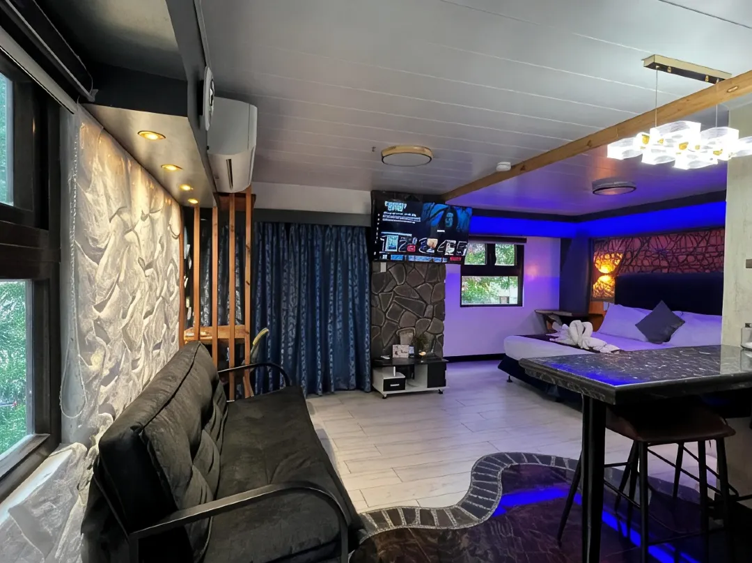 Clockworkorange Luxury Suites - Mandaue City