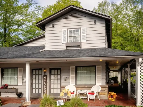 Azalea Garden Inn - Boone, NC