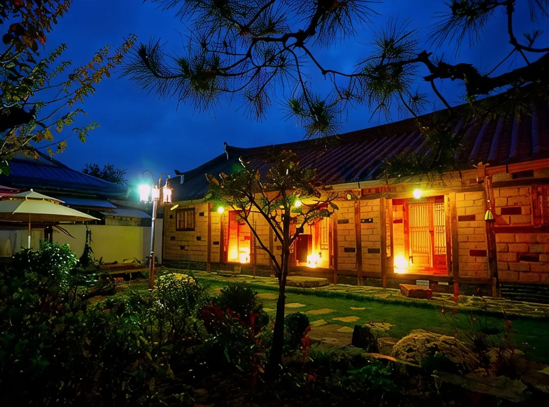 Jeonju Hanok Village Damso Hwangto Pension - Jeonju-si