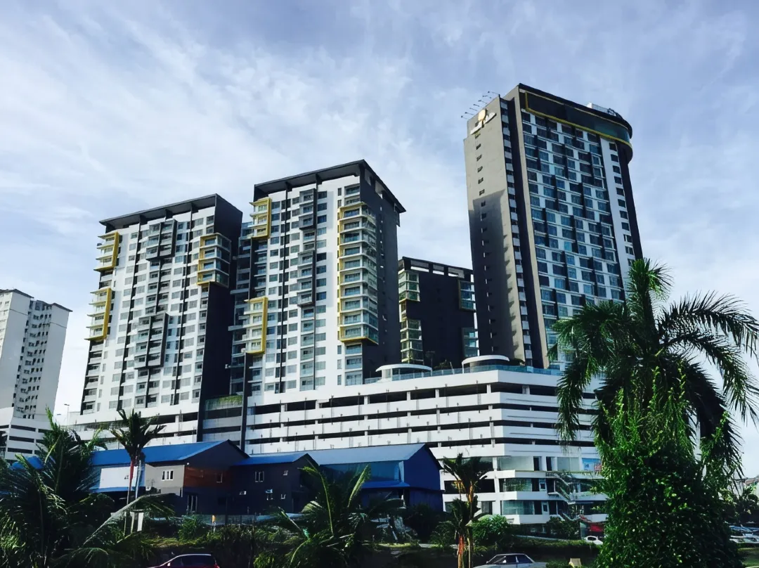 2br Equine 6 Pax | Wifi+ Netflix | Upm |Klia | Mrt - Seri Kembangan