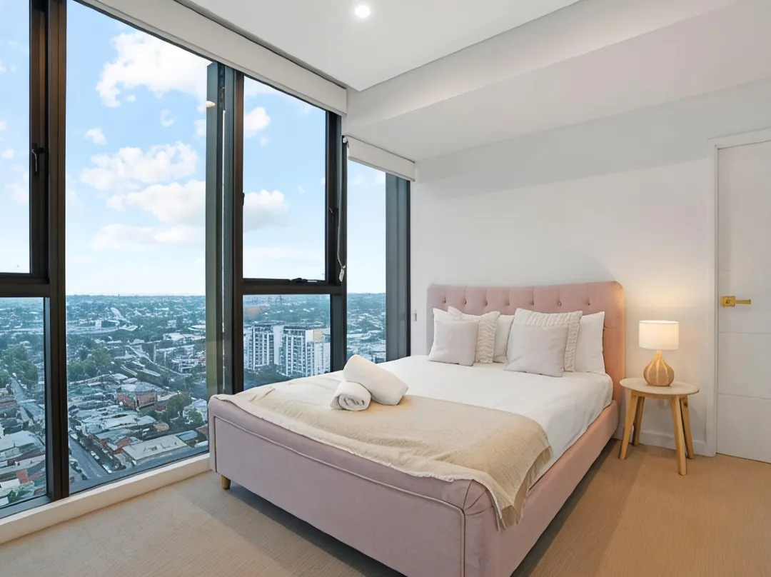 Modern 2br With City Views & Pool Near Parramatta - Parramatta