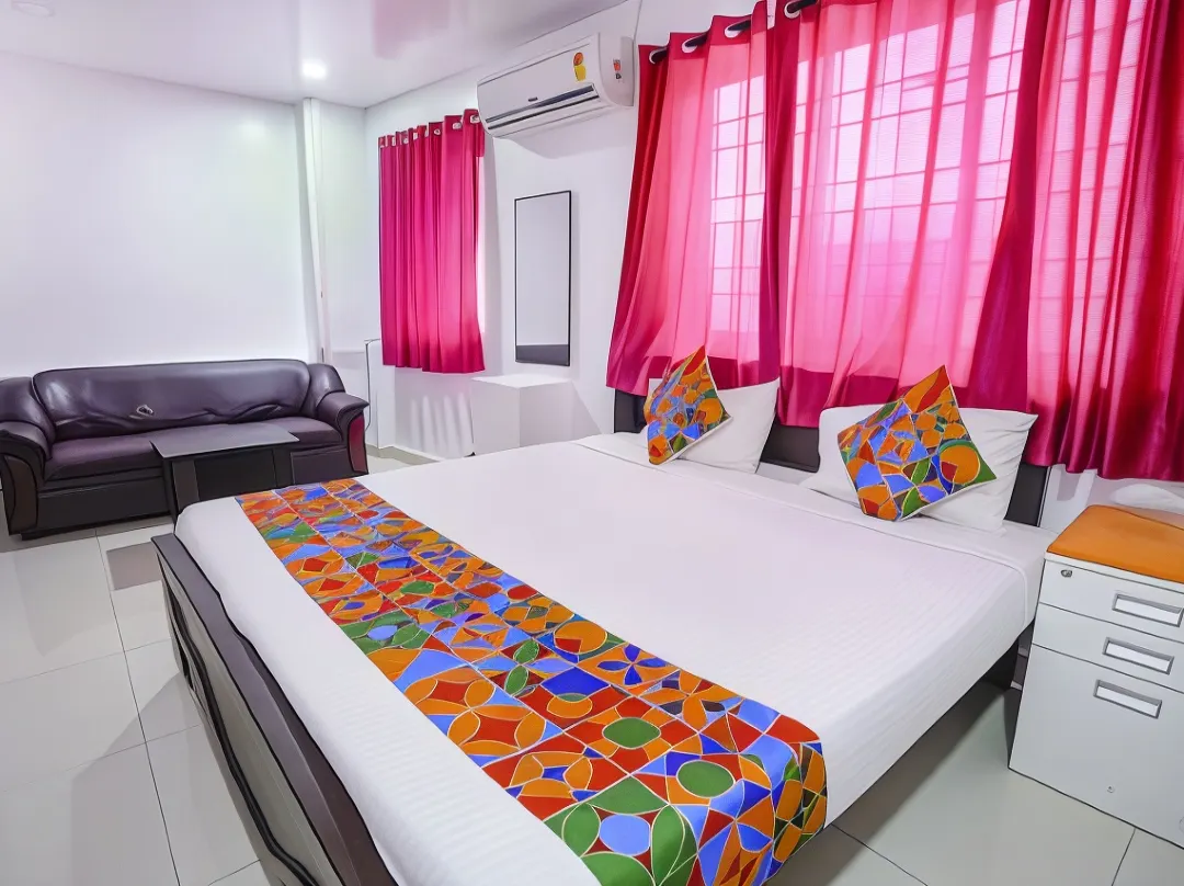 Fabexpress Lloyds Inn I - Chennai
