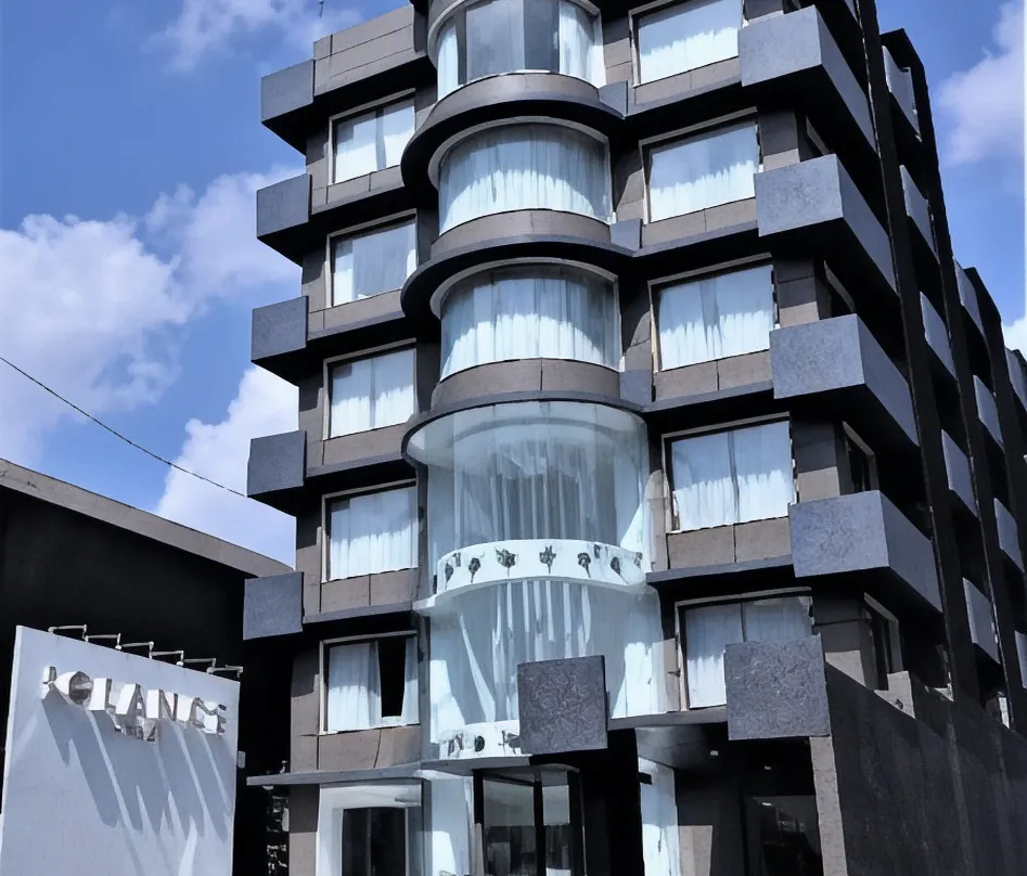 De Glance Hotel - Surat