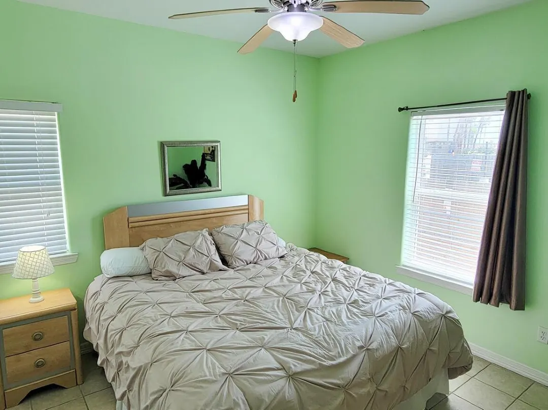 Prime Location With Pool And Fully Equipped Kitchen - Stunning Retreat - South Padre Island, TX