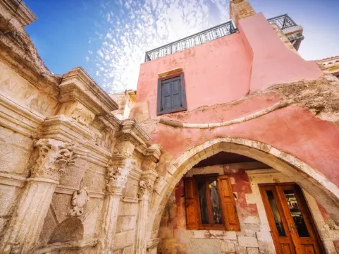 Venetian Rimondi Fountain Mansion. Built In 1626! - Creta