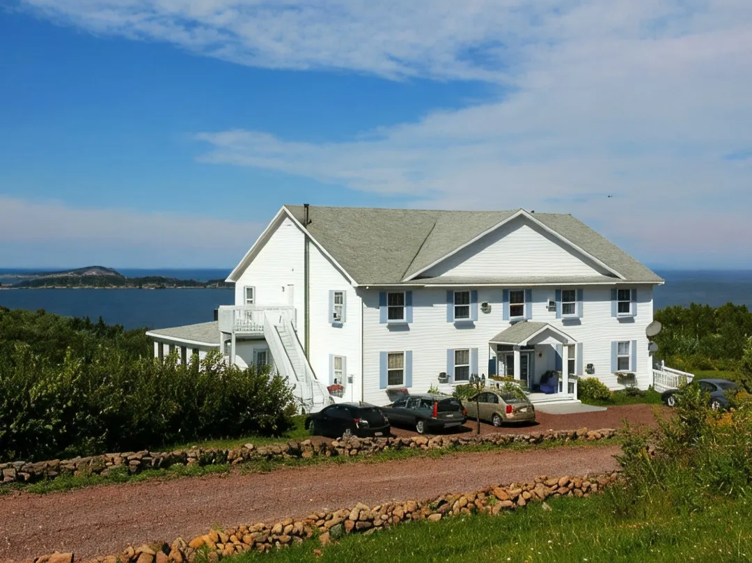 Castle Rock Country Inn - Ingonish Beach, NS