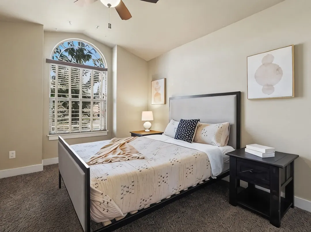 Modern 4br W/ Hot Tub - Fire Pit - Stylish Stay - Meridian