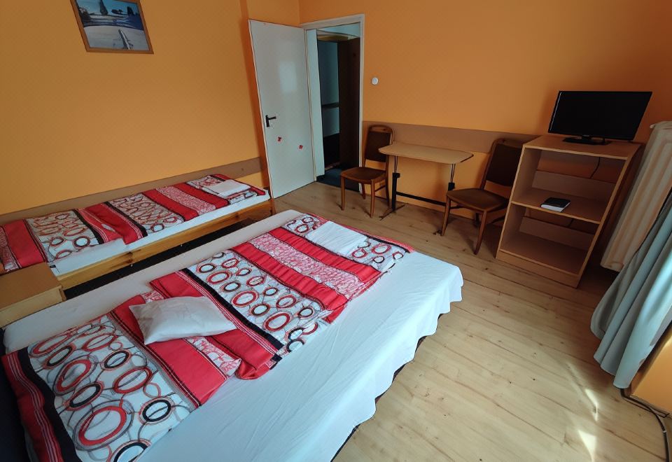 Hotel Béke Sziget Komló,Komlo - Updated 2024 Reviews & Prices | Trip.com