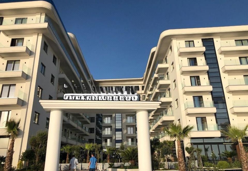 Tanushaj Beach Resort in Shëngjin: Hotels buchen, Bewertungen und ...