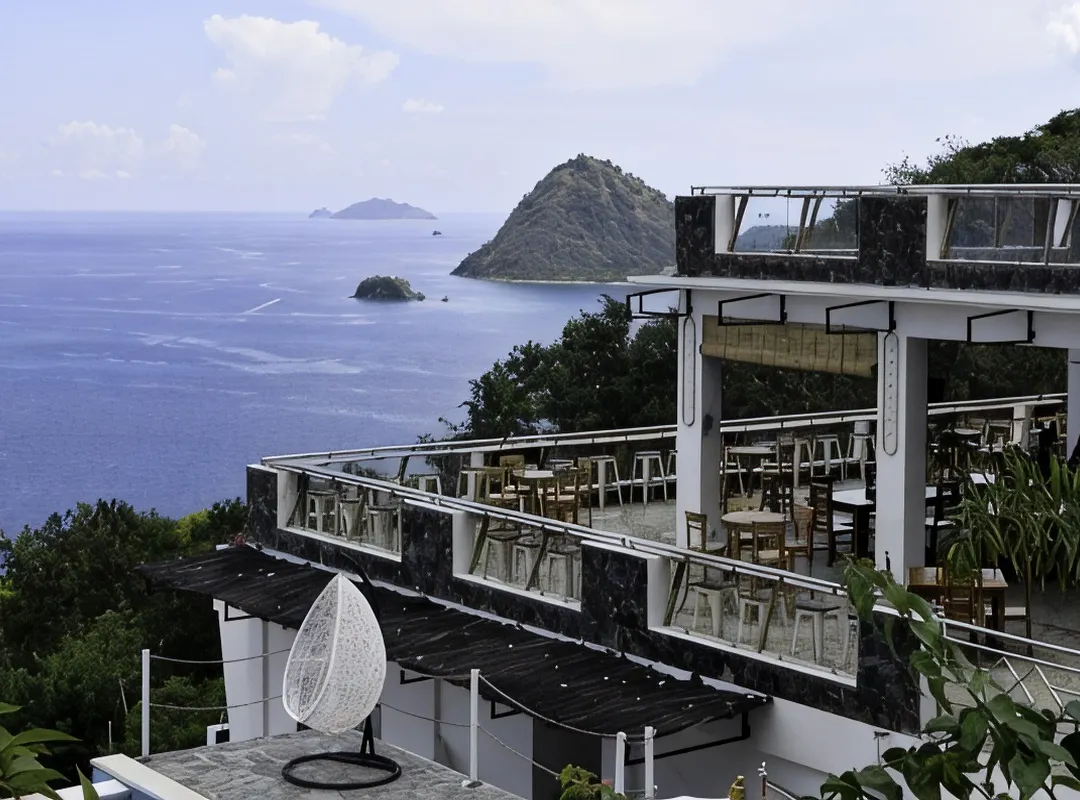 Cafe Hotel 1room Breakfas Pool Near Komodo Airport - Labuan Bajo
