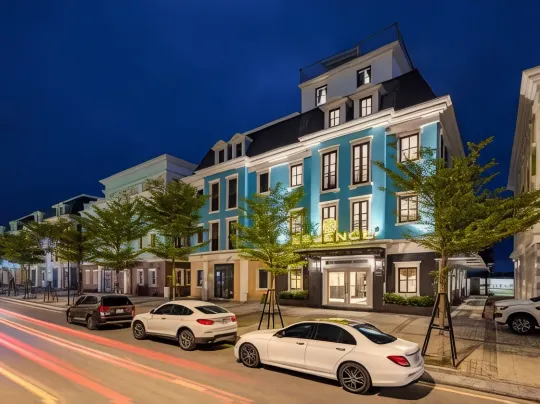 Ha Long Essence Hotel - Hạ Long