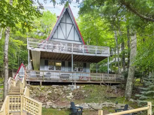 Stunning Retreat - Hot Tub, Game Room, Fire Pit - Beech Mountain, NC