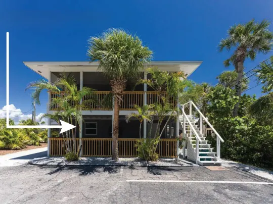 Deeded Beach Access And Private Balcony - Charming Coastal Haven - Manasota Key, FL