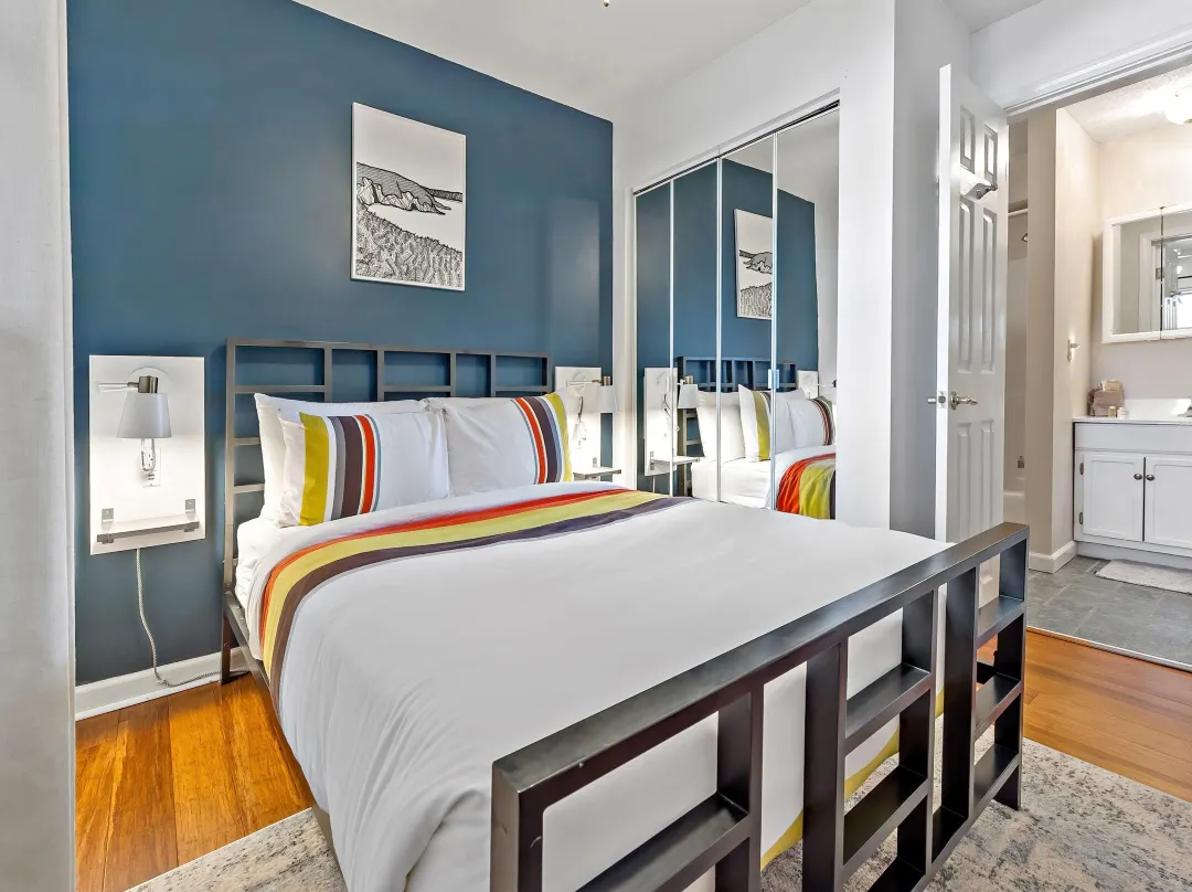 Charming Lakefront Retreat With Easy Access And Scenic Views - Cozy Getaway - Lake Lure, NC