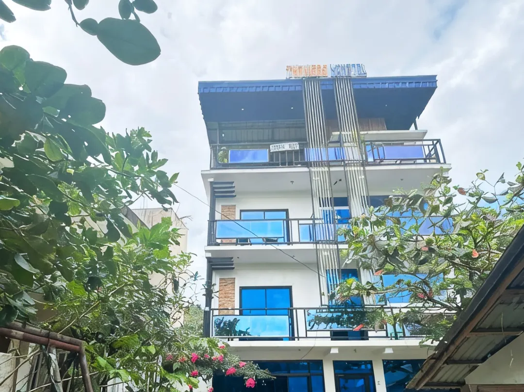 Thrivers Hometel White Beach Puerto Galera - Puerto Galera