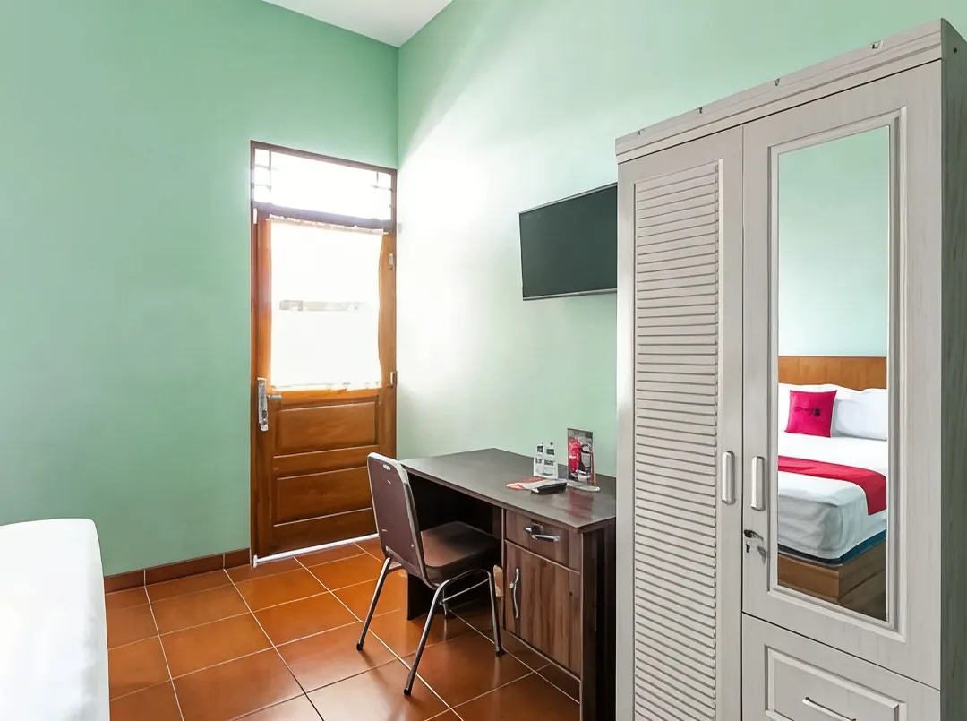 Reddoorz Near Puro Mangkunegaran - Surakarta