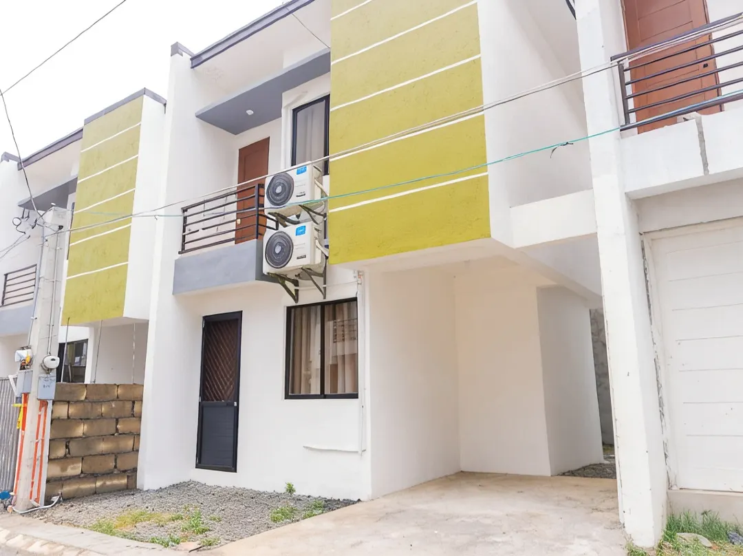 Modern 2br Home Near Padre Pio Sm & S&r W/ Parking - Santo Tomas, Philippines