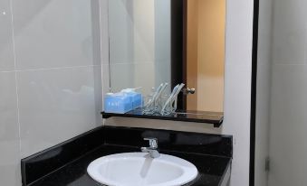 LUMBA LUMBA INN WARU,Kecamatan Waru- Harga & Promo Terbaru 2026 | Trip.com