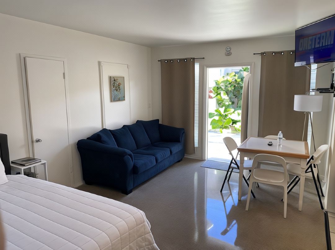 Tiana Beach Inn - North Miami Beach, FL