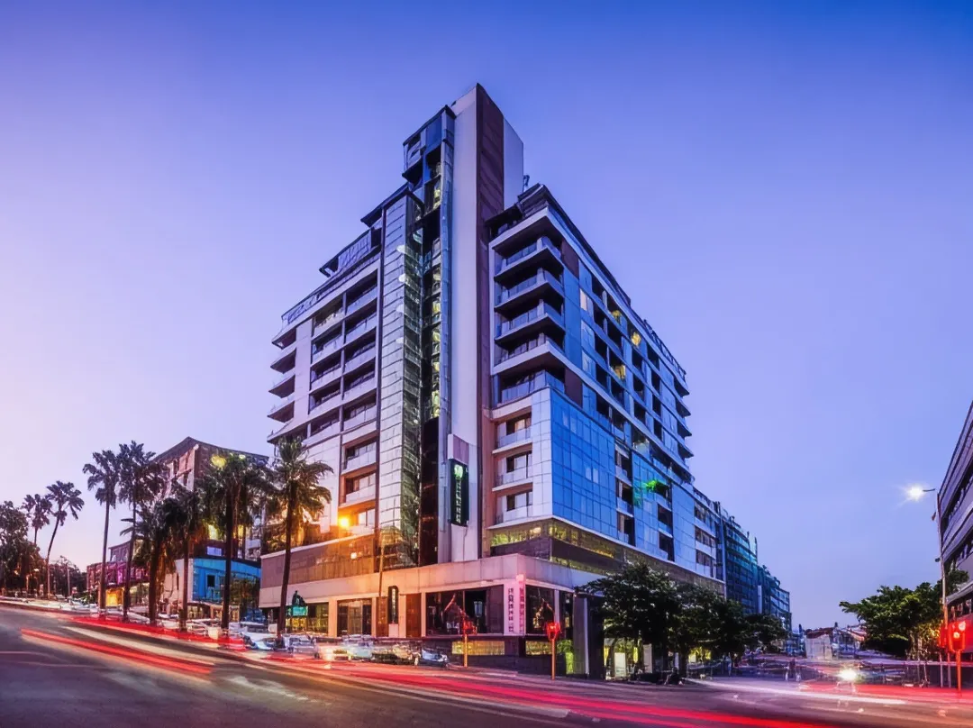The Capital Mirage - Le Cap