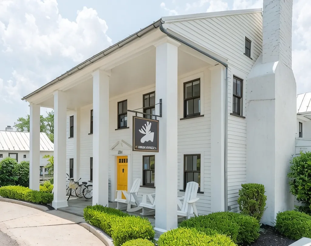 White Moose Inn - Sperryville, VA