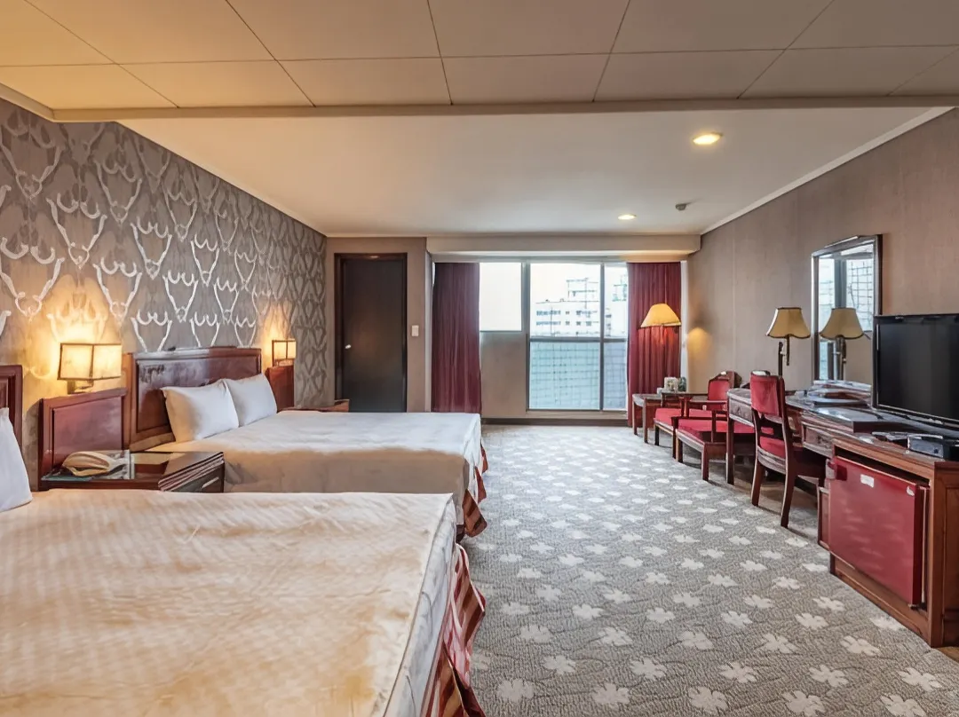 New Plaza Hotel - Dahu Township