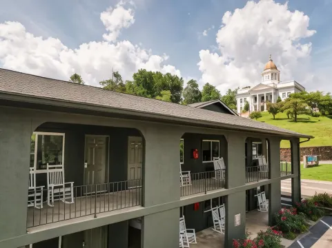 Hotel Sylva - Cherokee, NC