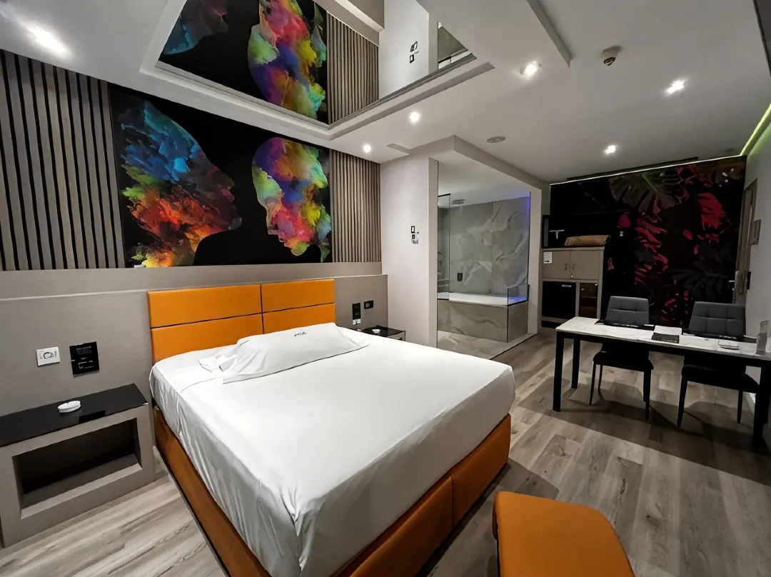 Zouk Hotel - Alcala de Henares
