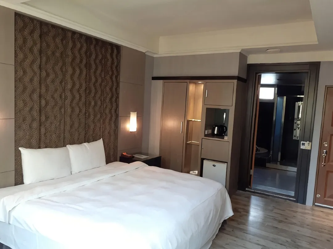 Beverly Garden Motel - 가오슝