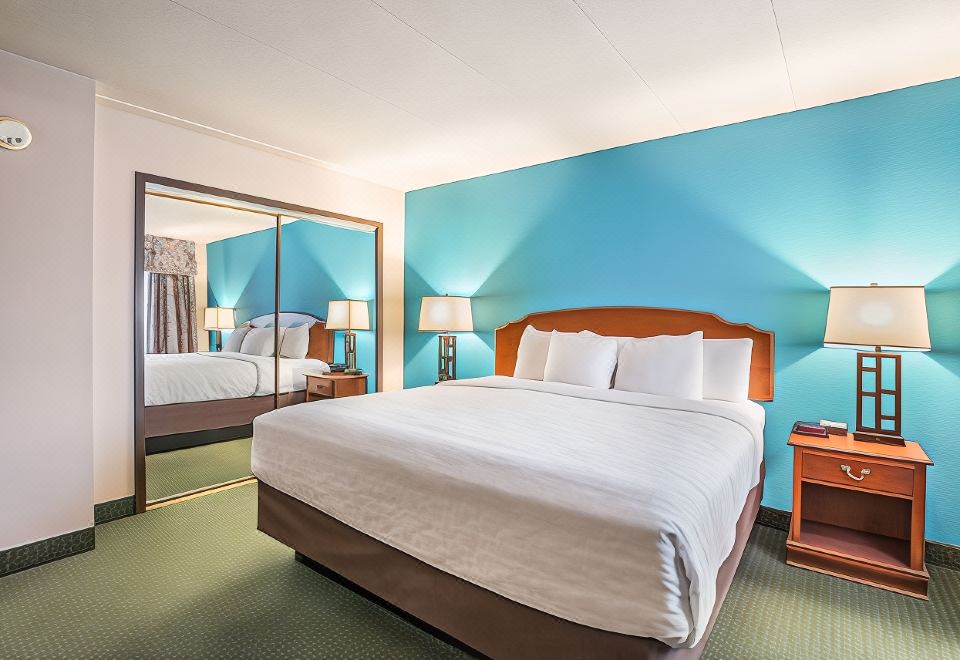 AmericInn & Suites By Wyndham Baraboo Event Center,West Baraboo ...