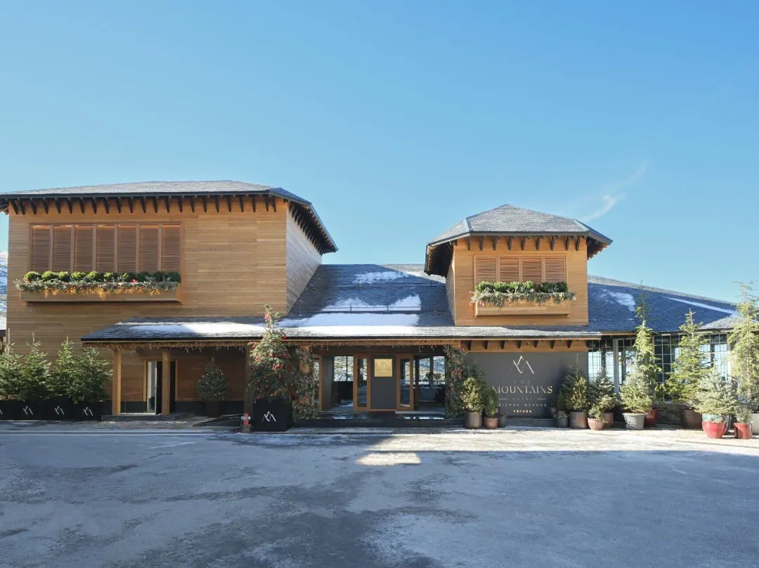 The Mountains Hotel - Sierra Nevada