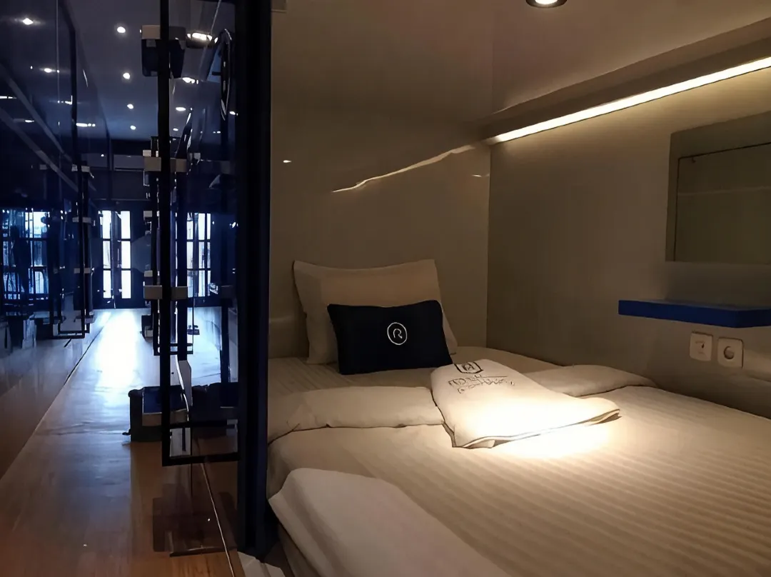 Rosalyne Sleepbox Malioboro - Yogyakarta